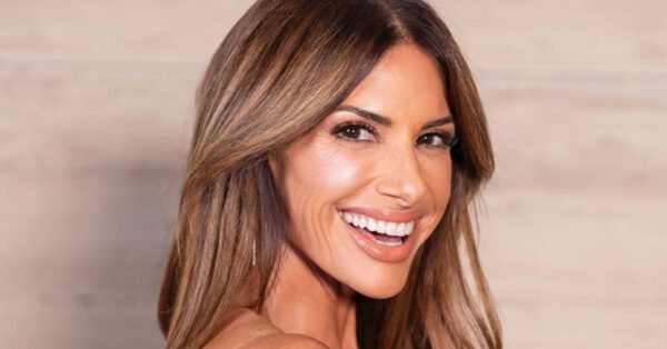 El impactante golden look de Alessandra Rampolla