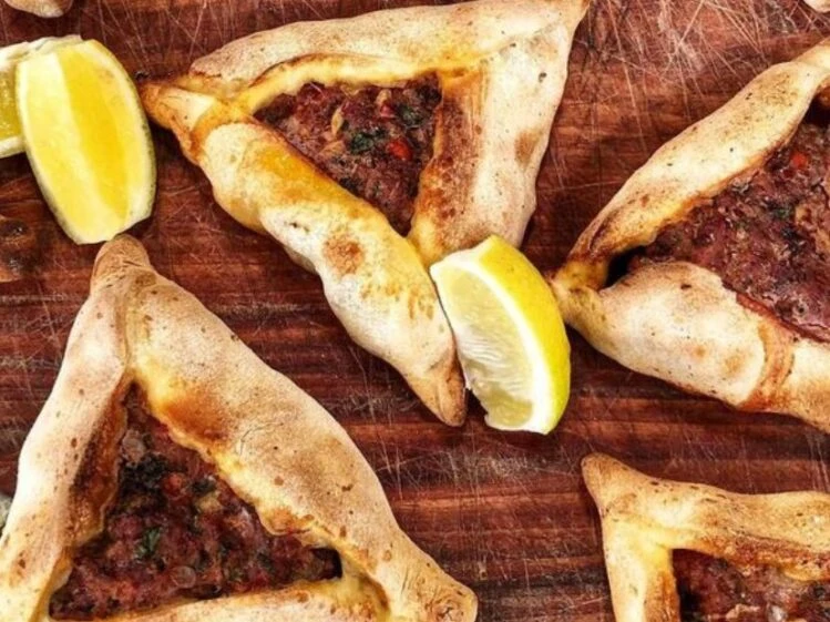 Fatay: la receta de las empanadas árabes de carne - Revista Para Ti