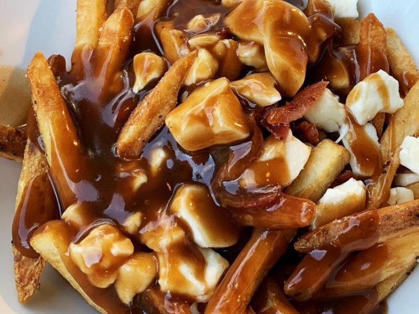 Poutine: la receta de las papas típicas canadienses - Revista Para Ti