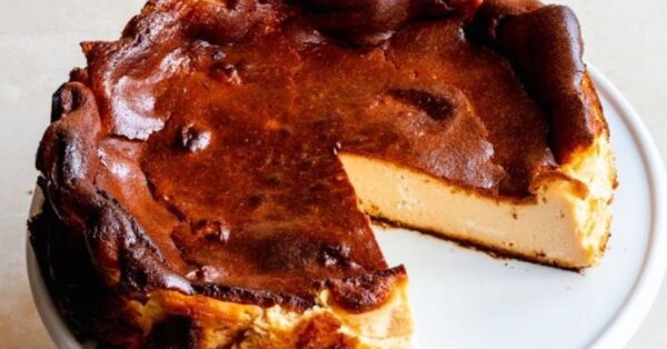La receta de la torta de queso quemada de Estefi Colombo
