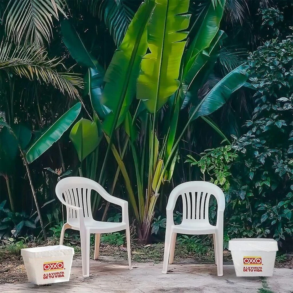 Bad Bunny convierte en extraordinario fenómeno viral la silla Monobloc ...