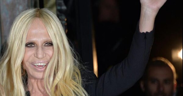 14 fotos de momentos icónicos de Donatella Versace - Revista Para Ti