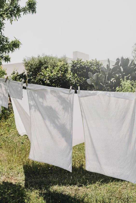 Cómo colgar la ropa en el tender y que no queden arrugas