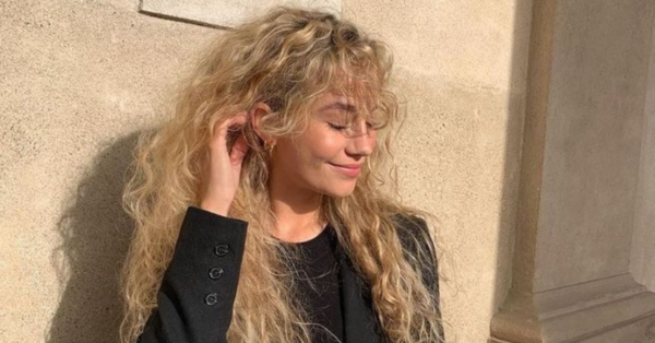 Bubble perm: la técnica para lograr rulos con volumen y textura, paso a ...