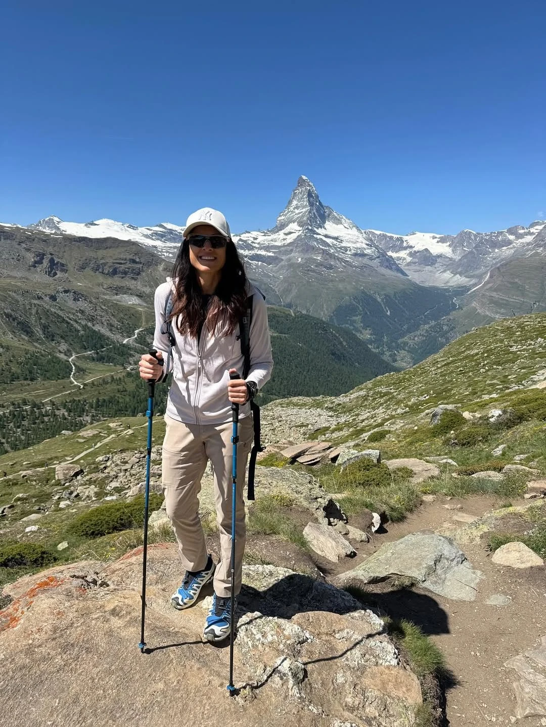 Gabriela Sabatini en los Alpes suizos: senderismo en Zermatt junto al ...