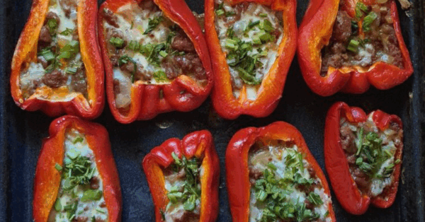 Morrones rellenos: una receta rápida y fácil que te salva la cena ...