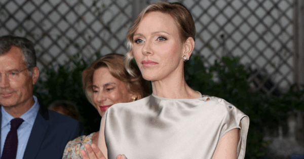 Charlène de Mónaco rindió homenaje a Armani con un look monocromático ...
