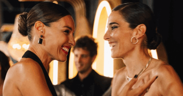 Rodete pulido: cómo hacer el peinado de fiesta más elegante de 2025