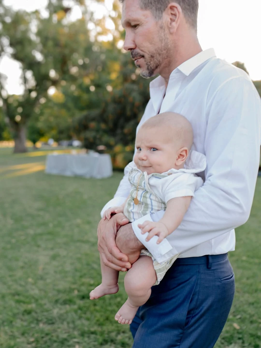 Las fotos de Diego El Cholo Simeone y Carla Pereyra en el bautismo de ...
