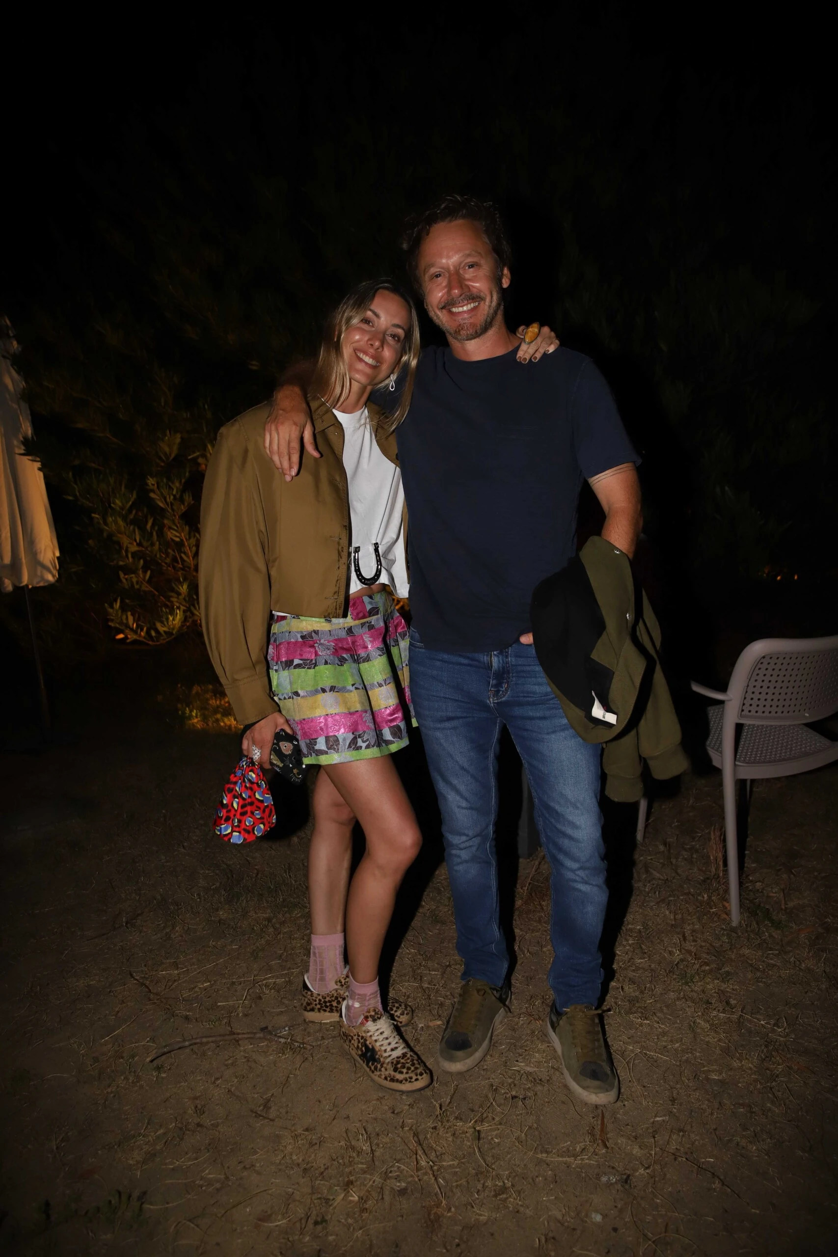 Benjamín Vicuña y Anita Espasandín en un evento en Punta