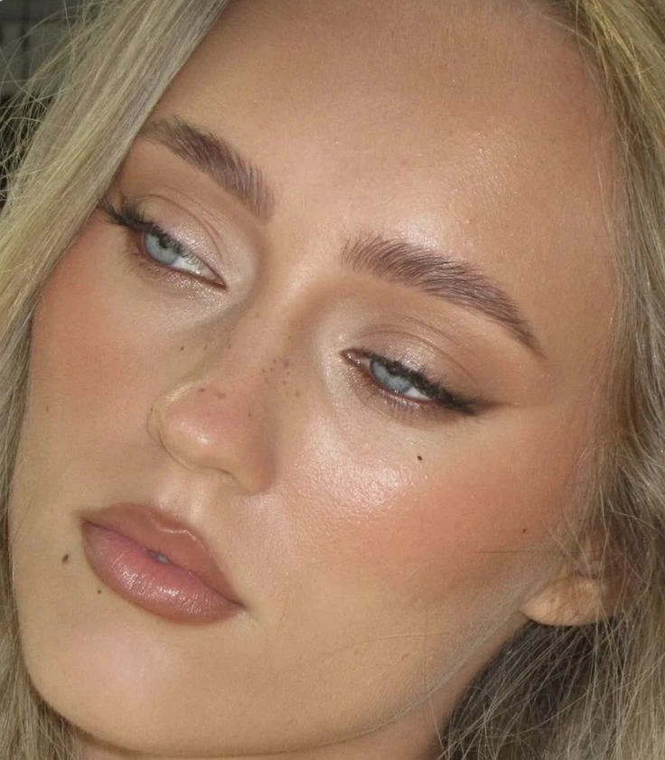 Soft wing eyeliner: el delineado que reemplaza al cat eye y hace que ...